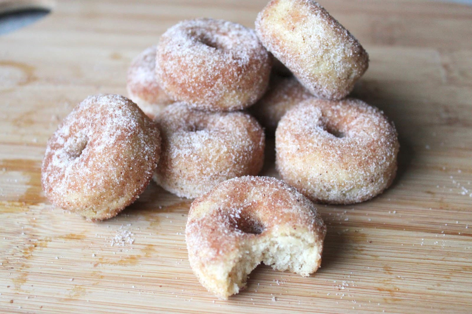 Baked Mini Donuts - The Little Epicurean